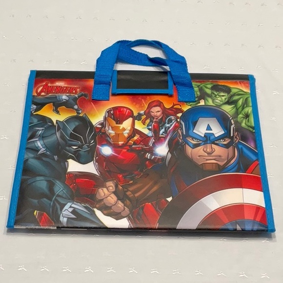 Marvel | Other | Marvel Avengers Trifold Folder | Poshmark
